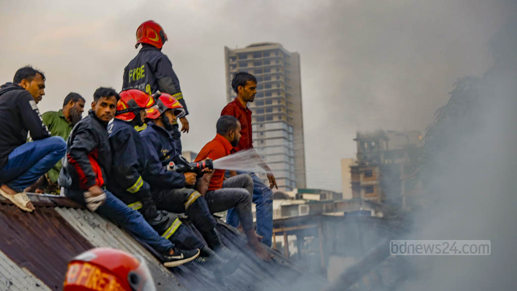 Fire at Korail slum