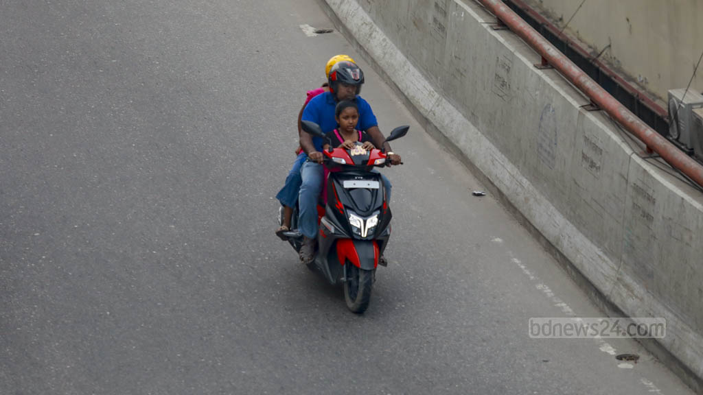 How safe are children on motorcycles?