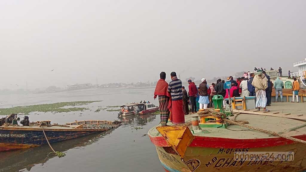 2 dead in Narayanganj freight vessel capsize