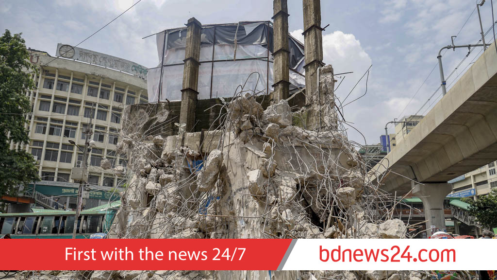 ভাঙা হলো ‘প্রজন্ম চত্বরের’ স্থাপনা