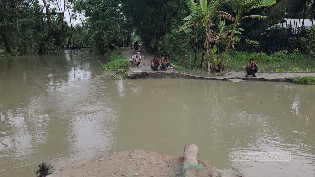 20,000 stranded as tidal flood washes away key roads in Lakshmipu