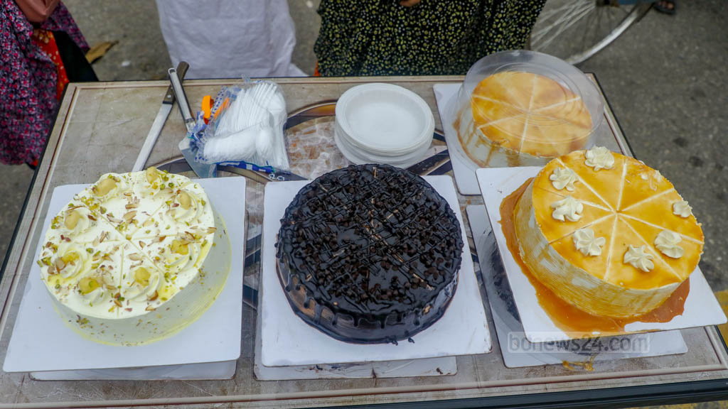 Mobile cake shops at Agargaon