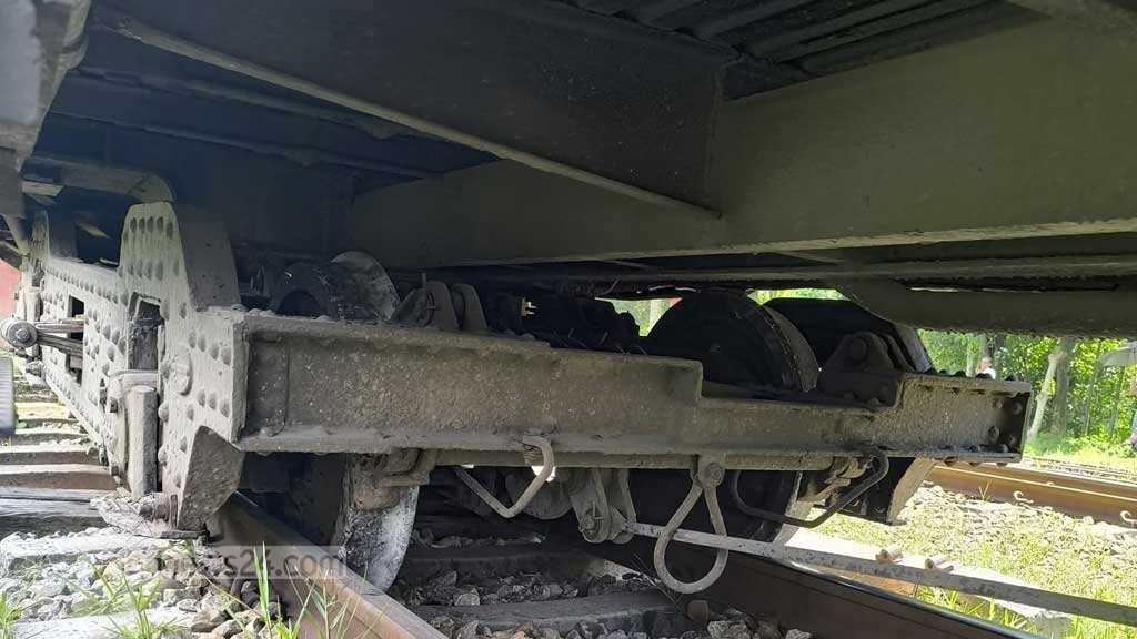Commuter train derails in Brahmanbaria