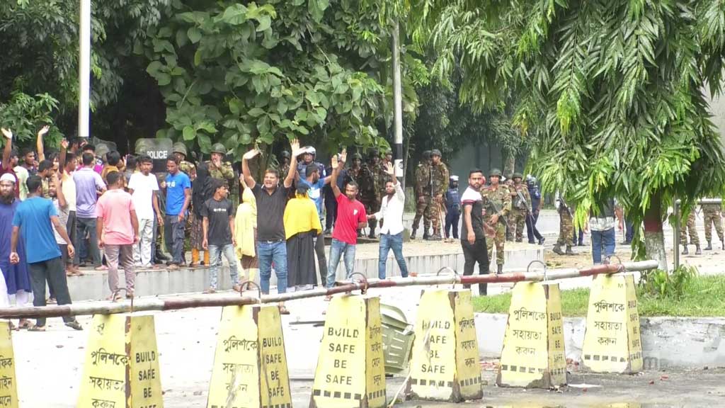 Worker killed in clash at Nilphamari EPZ