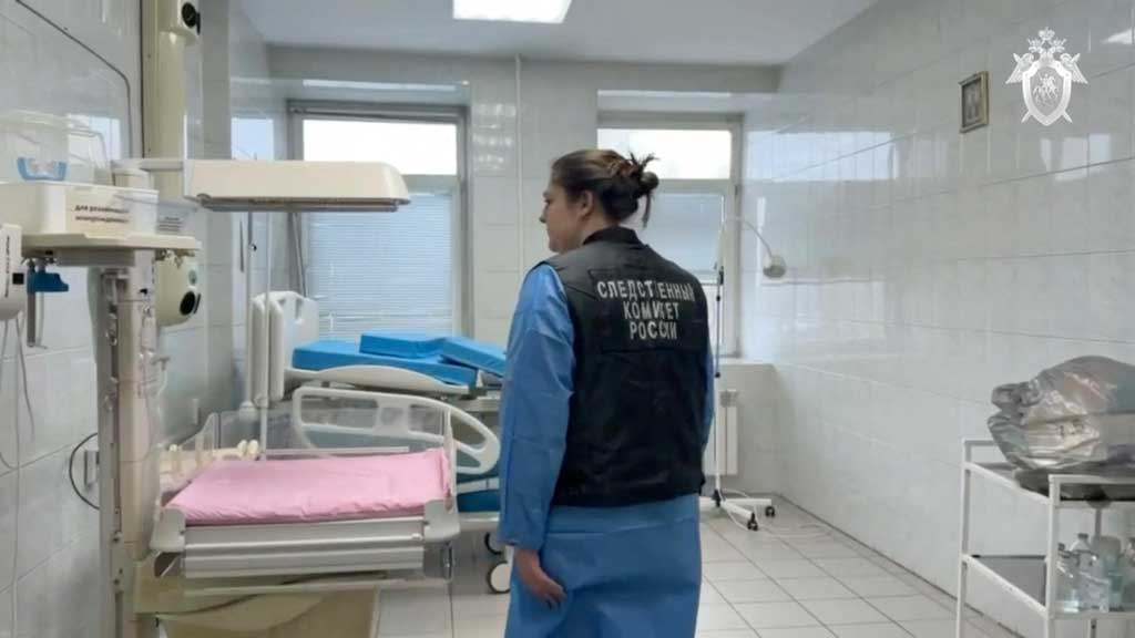 Siberian doctors held over infant deaths
