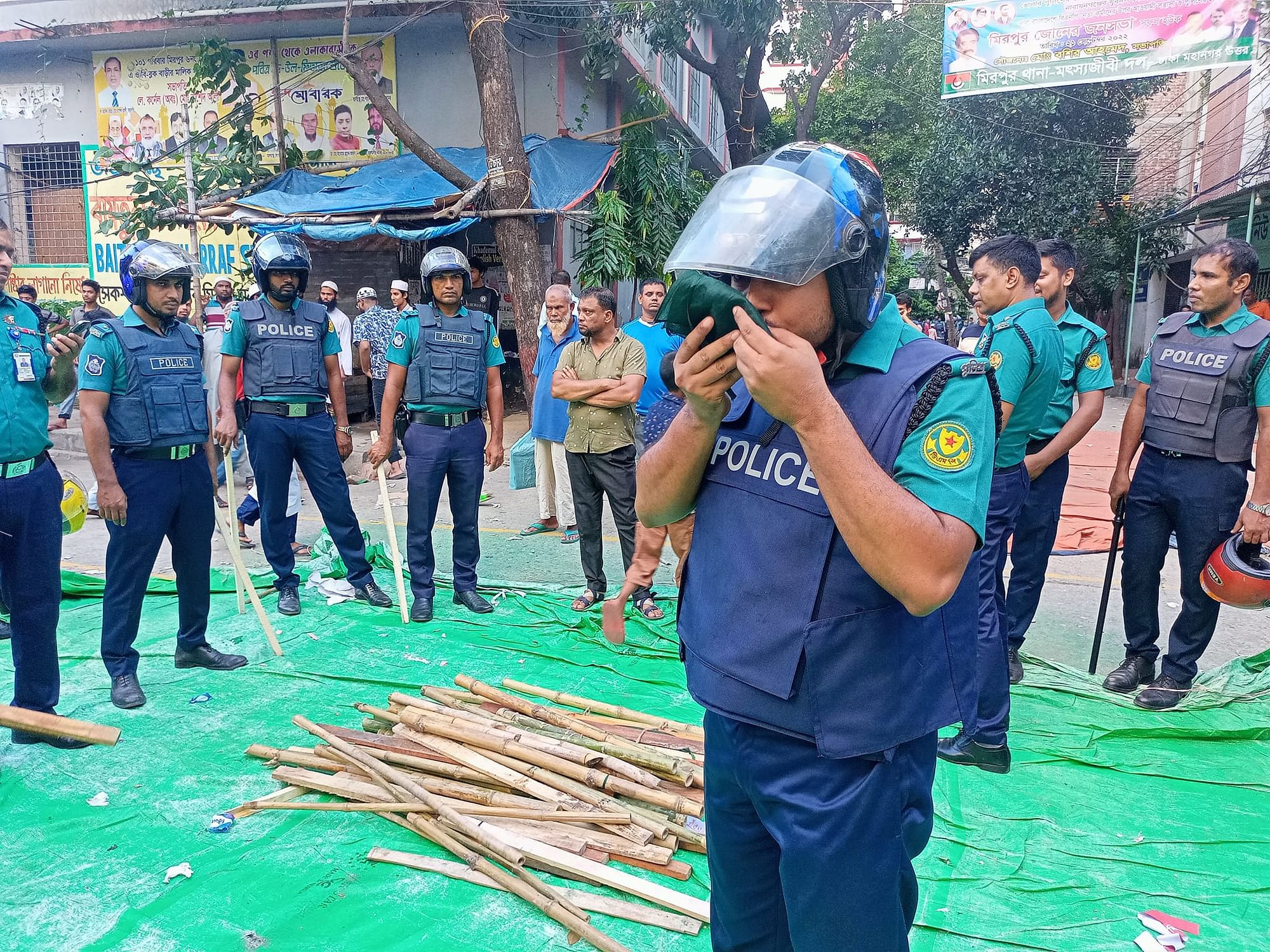 Don't bring sticks at processions and rallies, police say