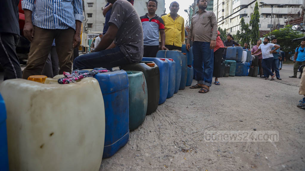 Taps run dry in Dhaka as recurring power cuts cripple water supply