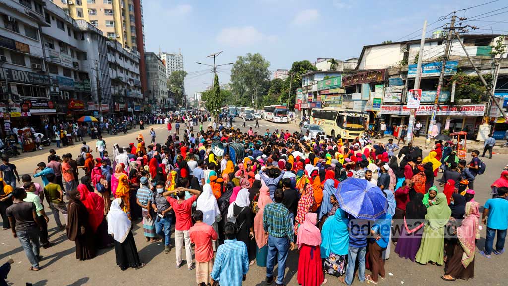 Garment workers block Mirpur road to protest factory closing, demand ...