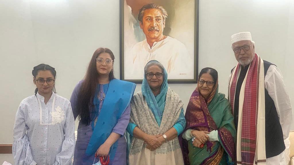 KSJL President Kader Siddique, his family meet Hasina