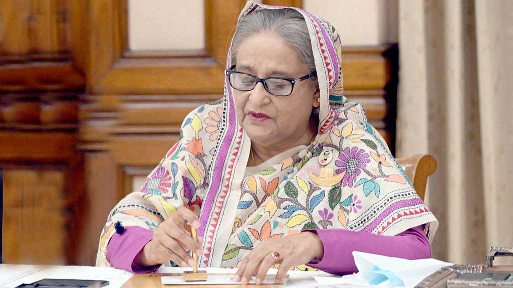 Create art to expose horrors of war, says Hasina after opening an ...