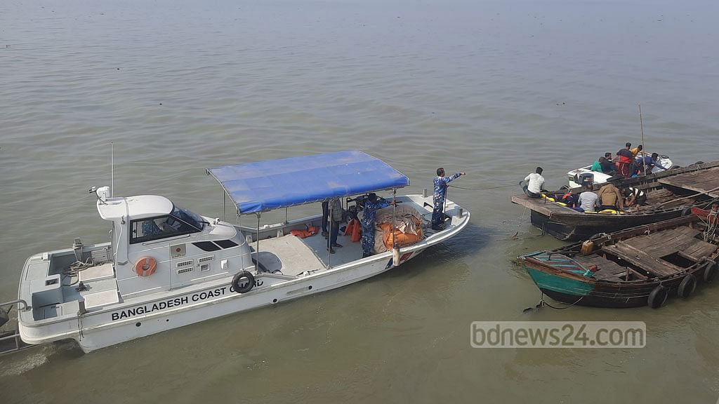 Bangladesh yet to launch rescue operation two days after oil tanker capsize