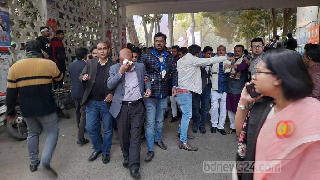 Several hurt after stage collapses at Chhatra League anniversary event