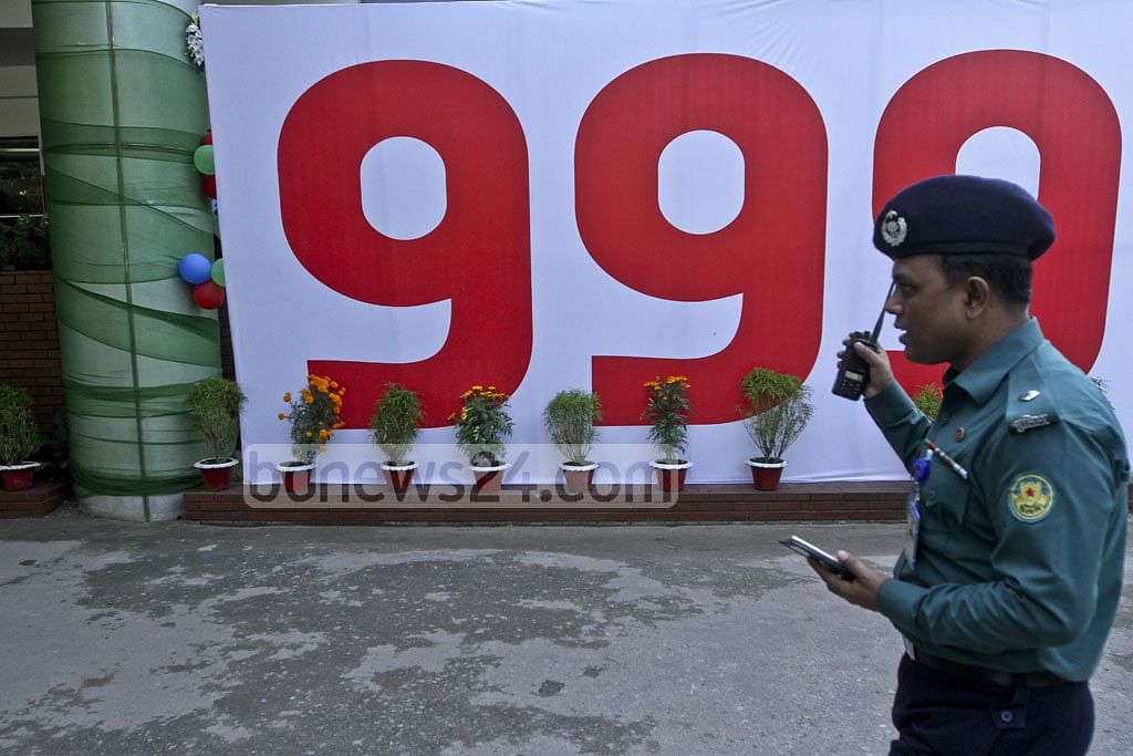 'Militant' surrenders to Dhaka police by calling national helpline 999