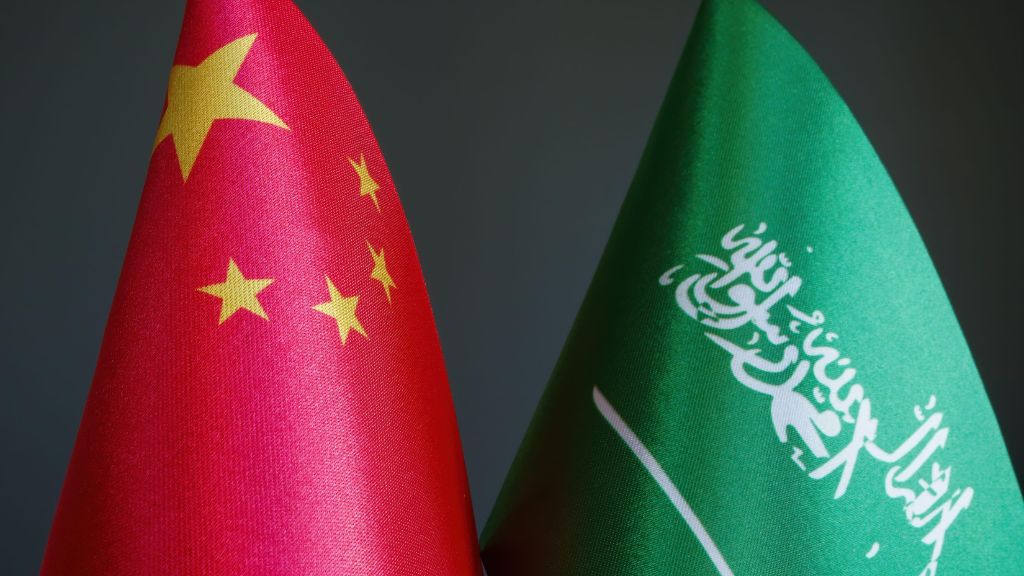 China's Xi speaks with Saudi crown prince, supports Saudi-Iran talks