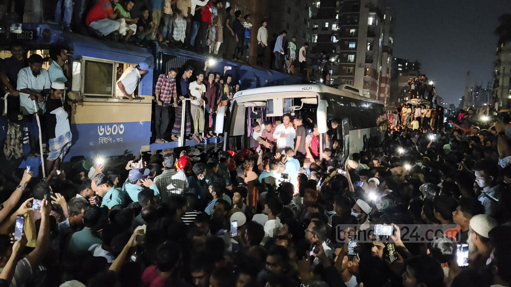 Rail services resume hours after collision between bus, train in Dhaka ...