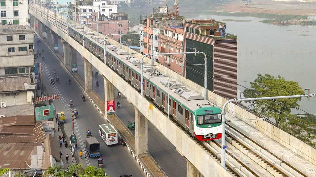 In overpopulated Dhaka, Bangladesh has a daunting task: protecting its ...