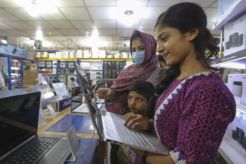 Bangladesh eases LC cash margin to import 10 types of goods