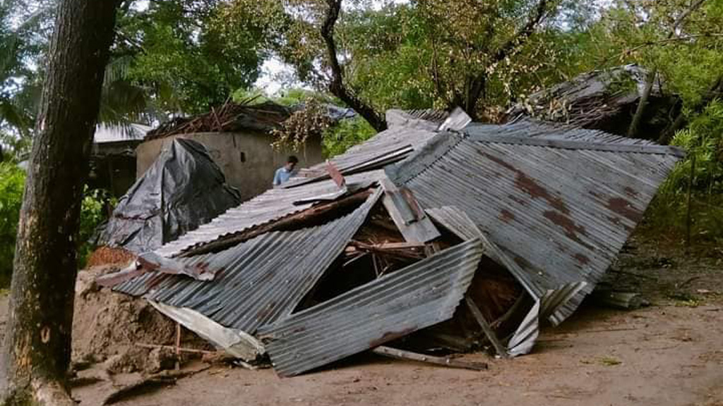 Chattogram sees heavy damage, two deaths in aftermath of Cyclone Hamoon