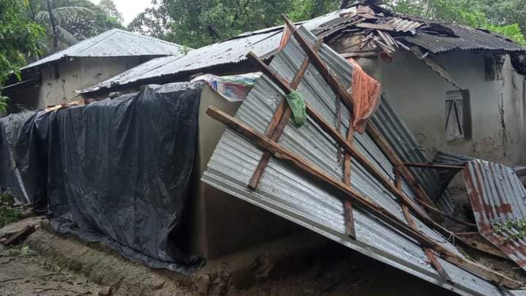 Chattogram sees heavy damage, two deaths in aftermath of Cyclone Hamoon