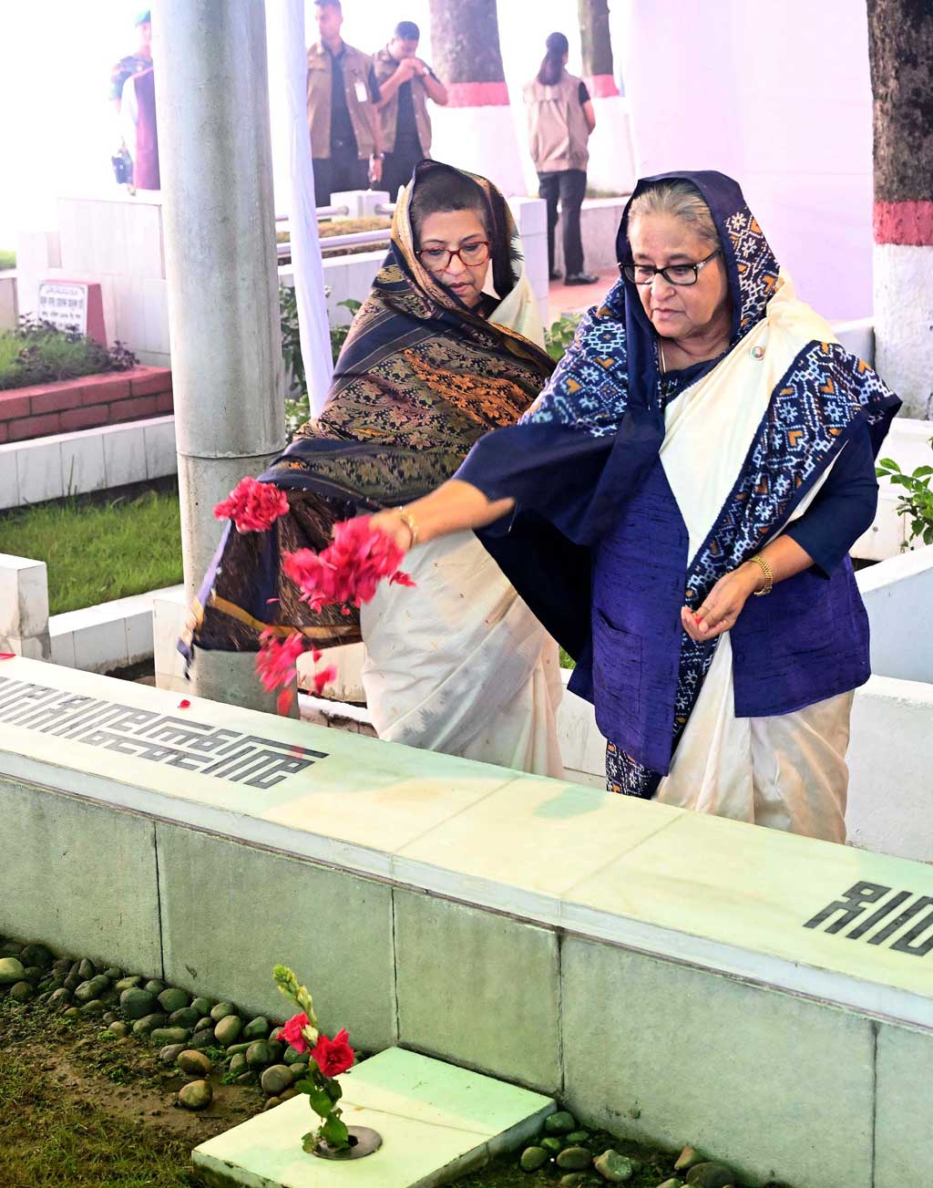 Hasina, Rehana mark birth anniversary of Sheikh Russel