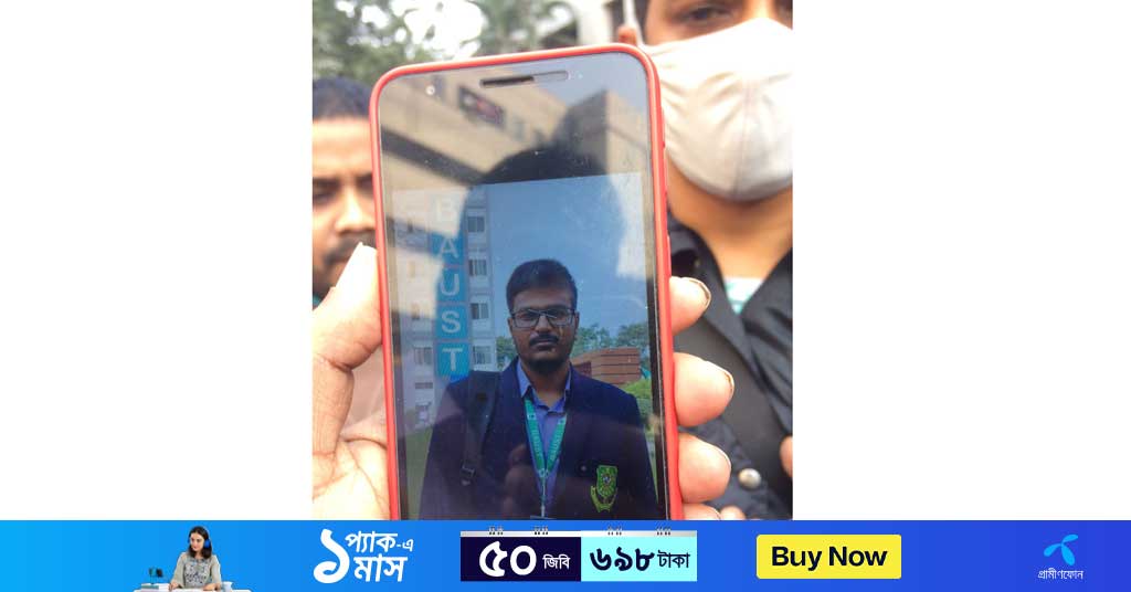 Families conduct desperate search for loved ones after deadly Benapole ...