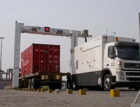 Port workers injure 2 berth operators