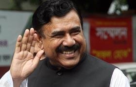 Sharp U-turn by Shajahan