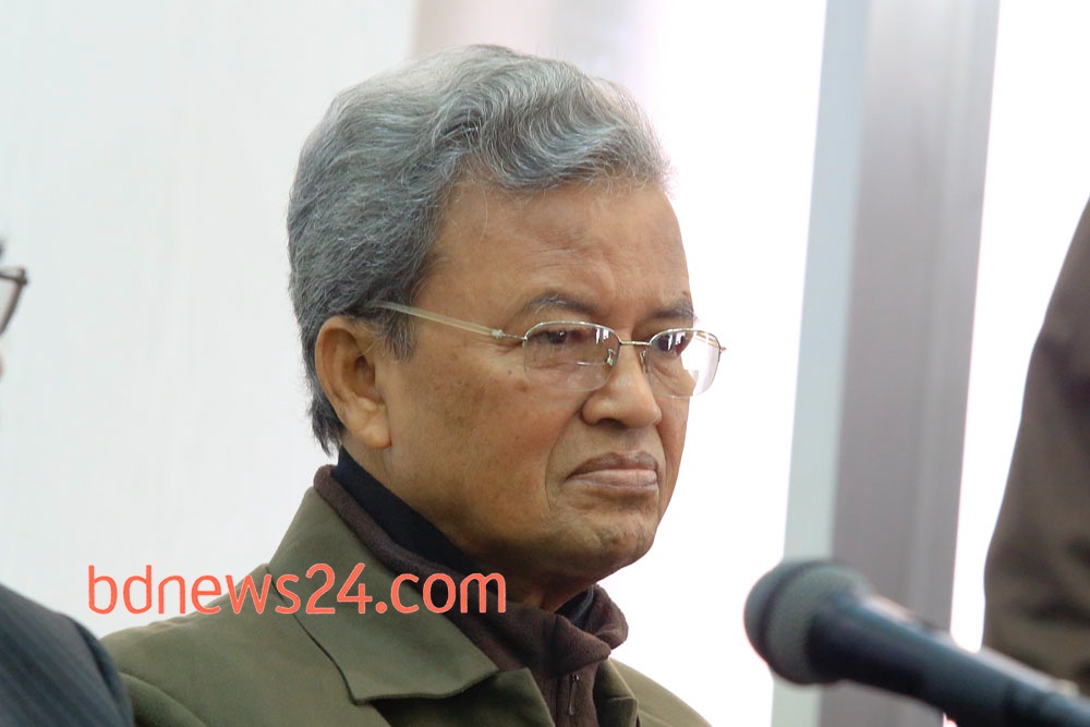 EC Mobarak gets death threat