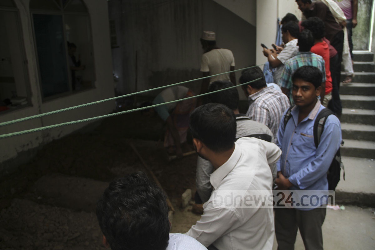 War criminal Ghulam Azam buried