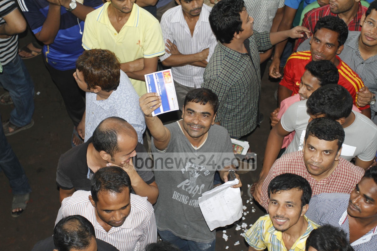 Advance Eid bus tickets: Struggle, joy and grief Advance Eid bus tickets: Struggle, joy and grief
