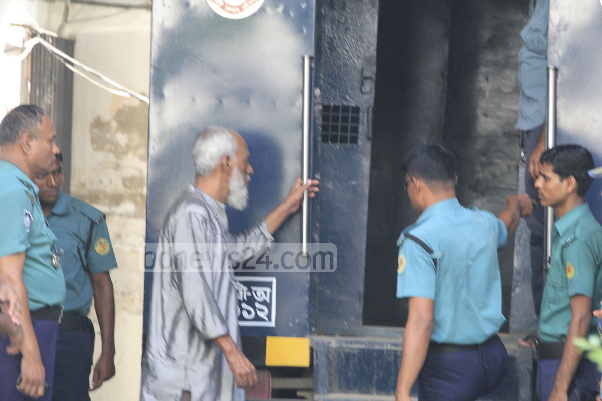 Bagerhat’s Siraj gets death, Akram prison until death for 1971 war crimes