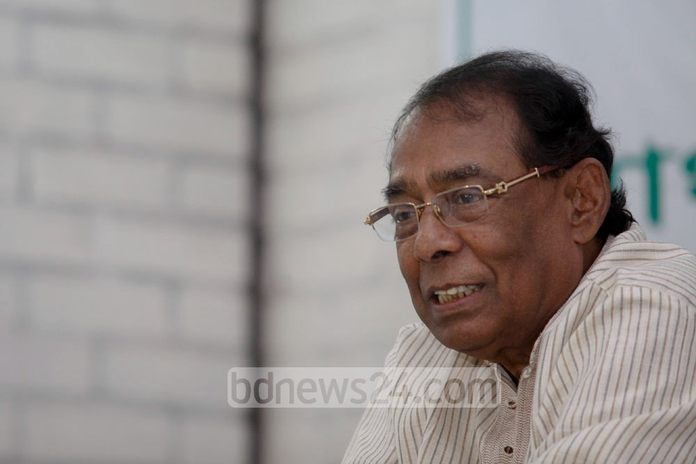 Suranjit Sengupta - 'A passenger of the last train'