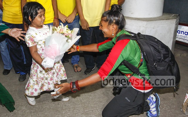 Bangladesh mountaineer Wasfia Nazreen returns home
