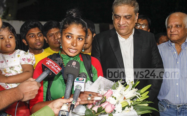 Bangladesh mountaineer Wasfia Nazreen returns home