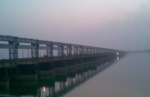 Bangladesh ministers differ on impact of India’s Farakka Barrage on floods