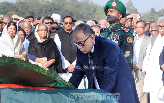 Suranjit Sengupta - 'A passenger of the last train'