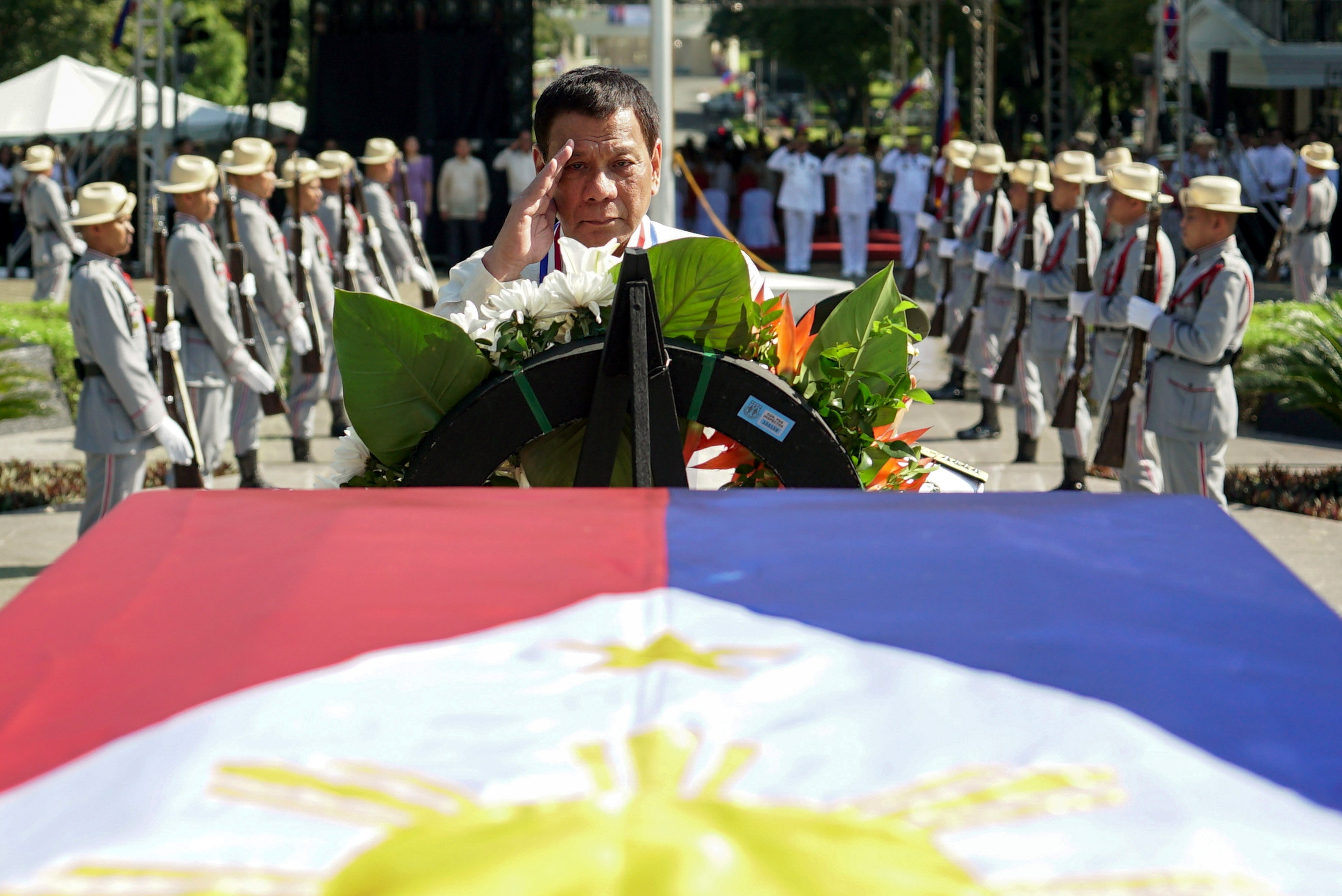 Philippine presidential guard shot dead, Duterte not nearby