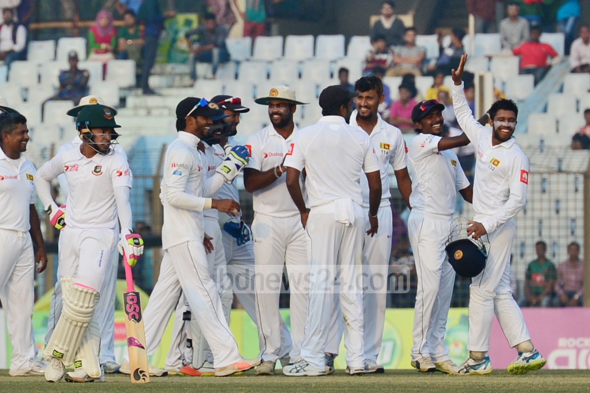 Bangladesh bat after Sri Lanka declare