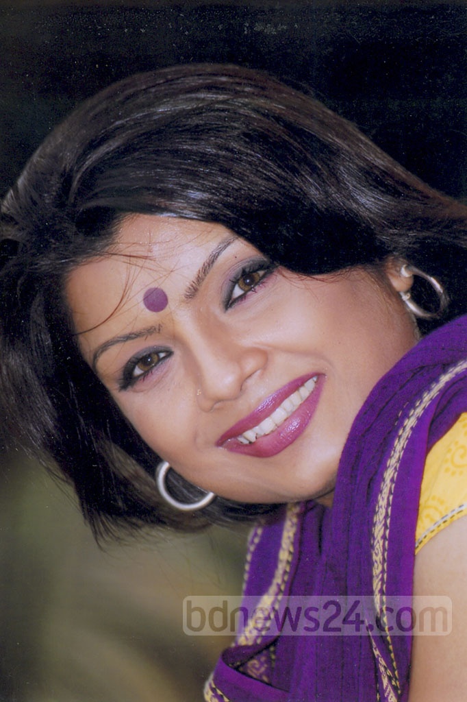 Actress Tazin Ahmed dies of heart attack