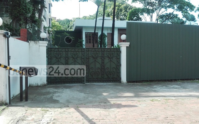 Building that housed Gulshan’s Holey Artisan Bakery still deserted