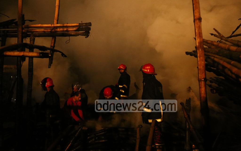 Fire burns down bamboo market in Dhaka’s Merul Badda
