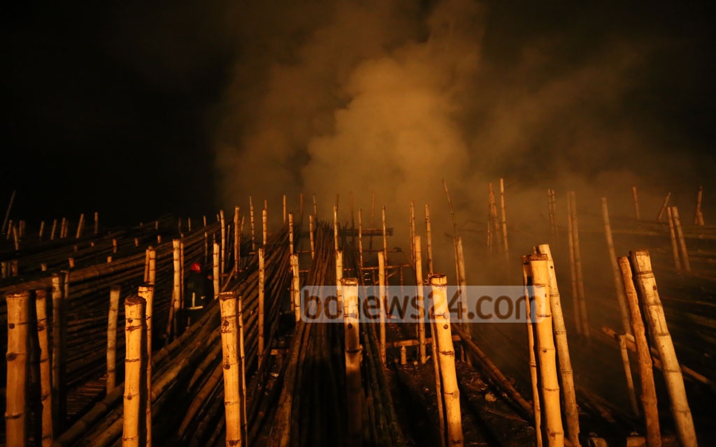 Fire burns down bamboo market in Dhaka’s Merul Badda