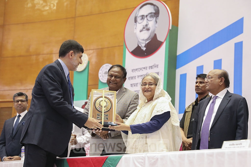 PRAN-RFL Group bags five national export trophies