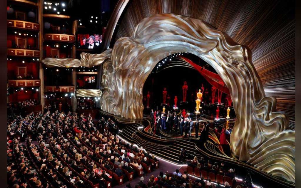 Oscars go green with plant-based menus, no plastic bottles
