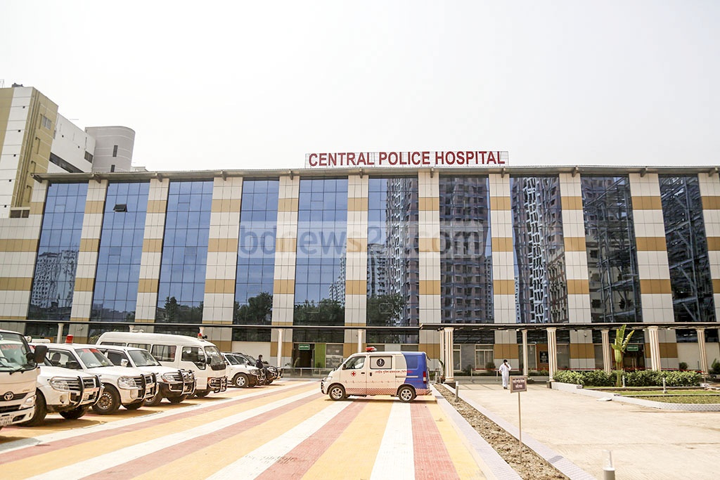 মগবাজারে ট্রেনের ধাক্কায় পুলিশ সদস্যের মৃত্যু