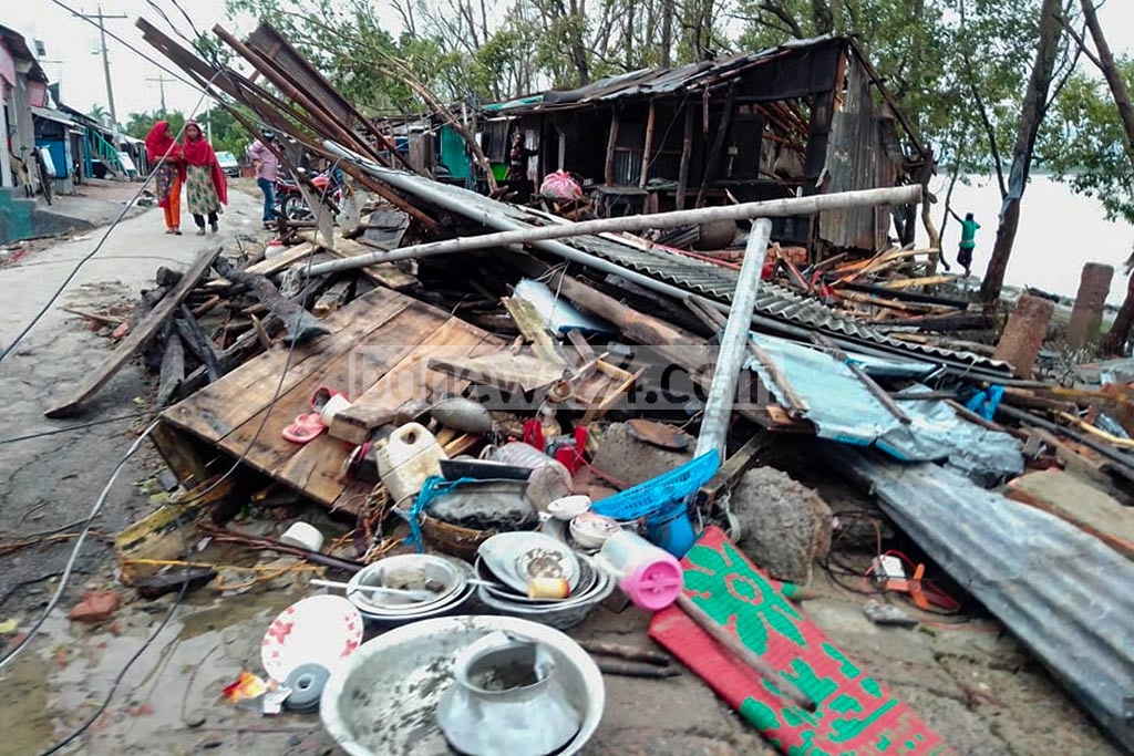 Cyclone Amphan loses intensity and turns into land depression