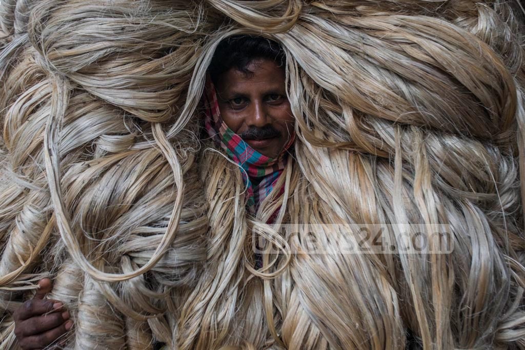 Good prices, happy jute growers