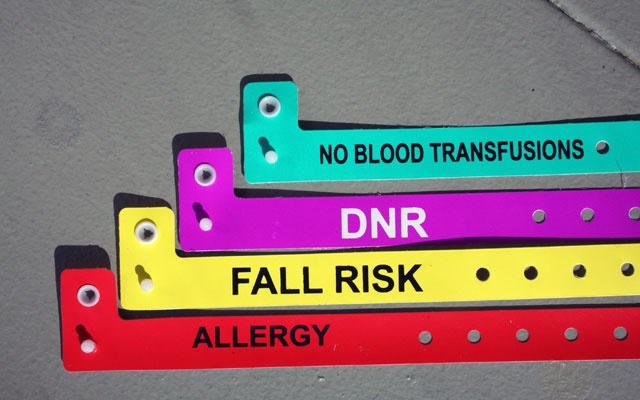 Colour-coded wristbands guide social distancing in Dubai office