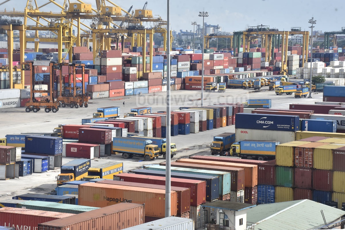 Chattogram port sets record in container handling, goods transport