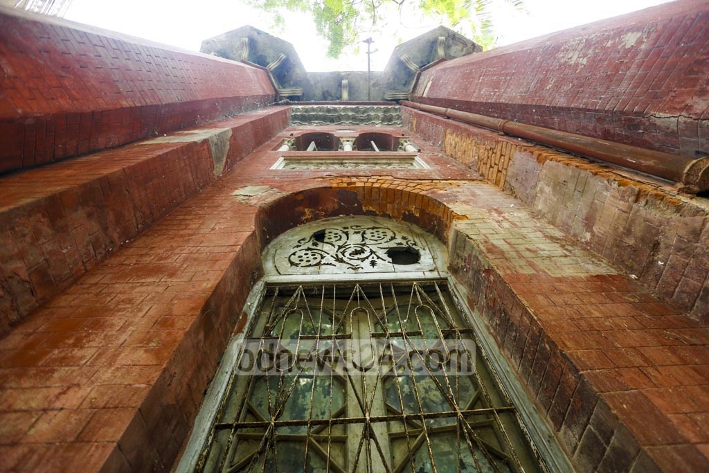 Northbrook Hall, a relic of the British past, is set to regain its lost ...